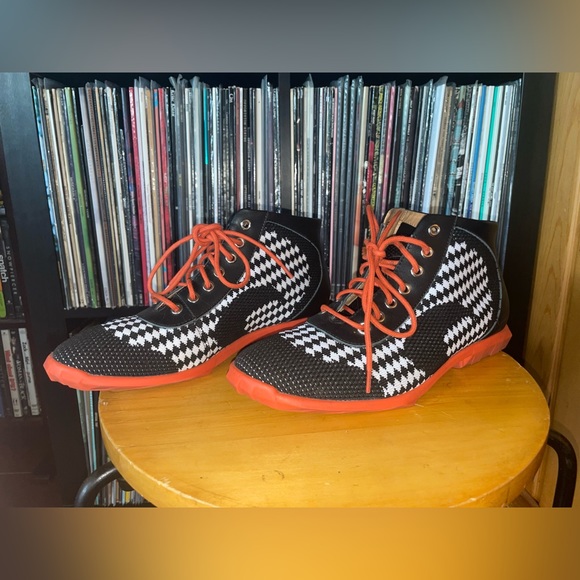 John Fluevog | Shoes | Fluevog Future Round Toe Nebula Sporty Lace Up ...